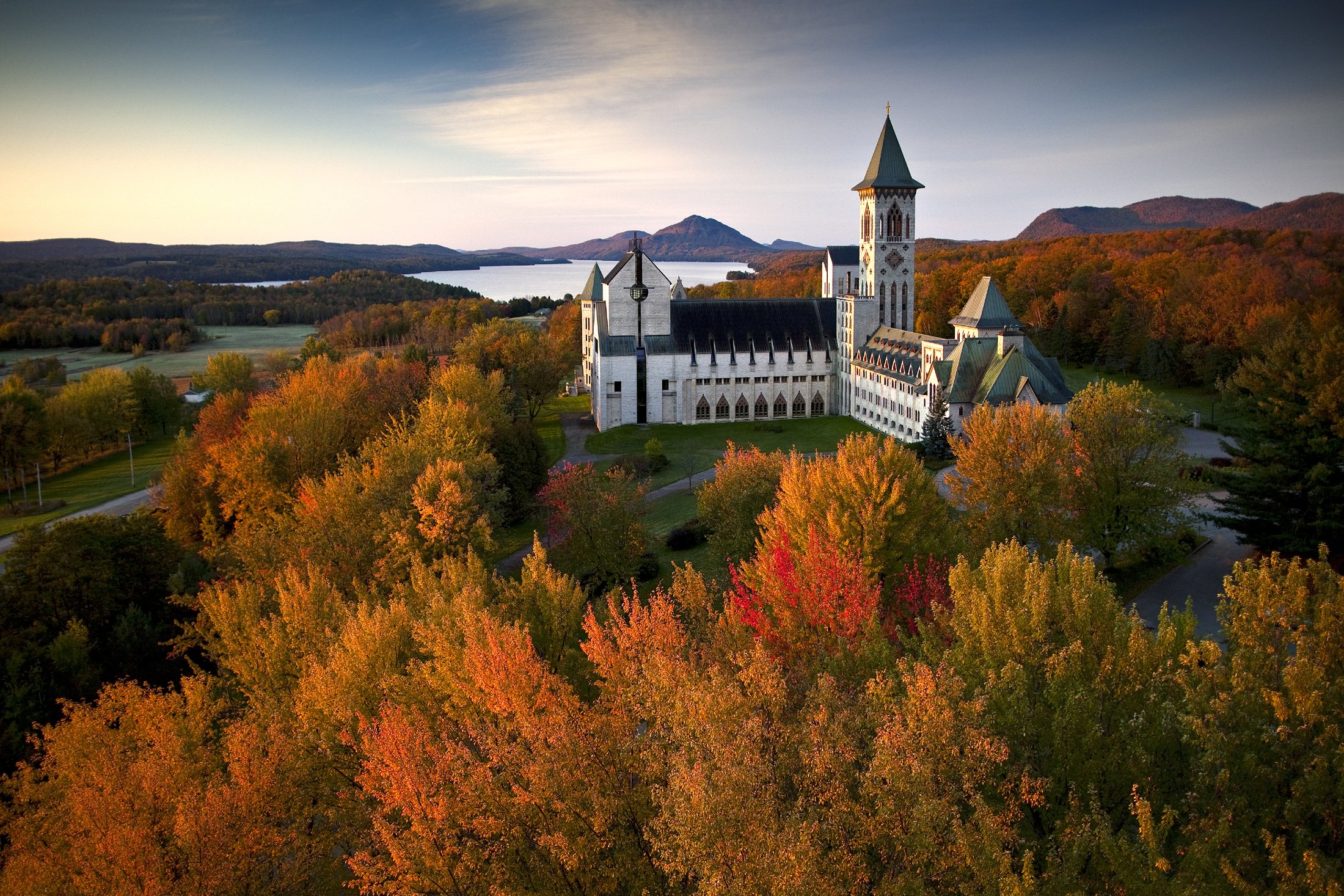 Quebec's Eastern Townships - Northeast Unlimited Tours